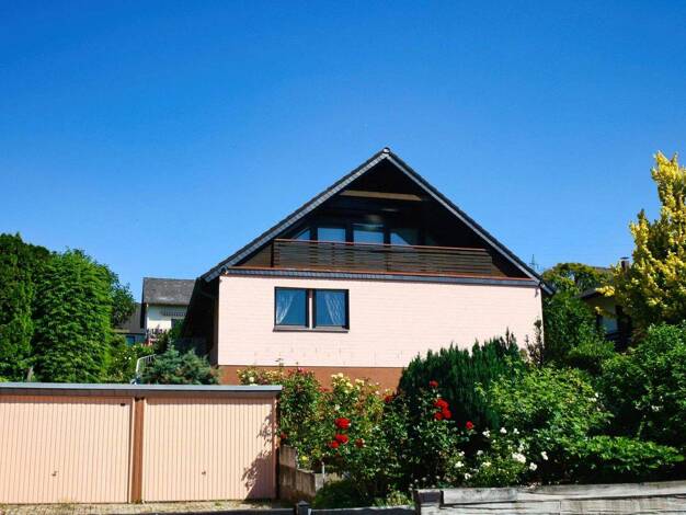 0 Häuser mit Swimmingpool kaufen in Wiesbaden Naurod