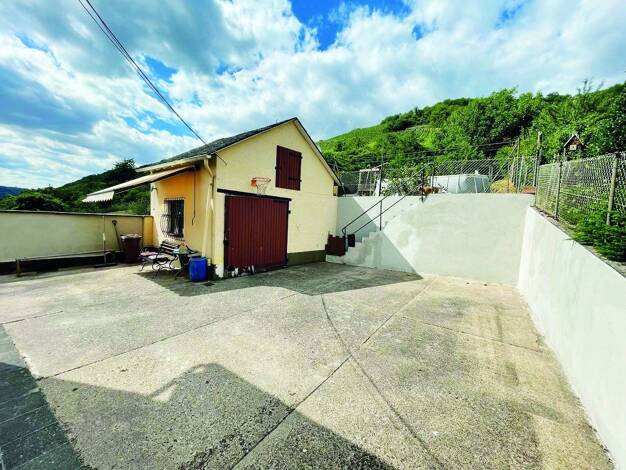 0 Häuser mit Swimmingpool kaufen in Macken, Mayen-Koblenz